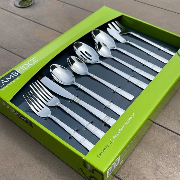 Cambridge Silversmiths | Dining | New Cambridge Silversmith 65pc Flatware Service For 2 ...